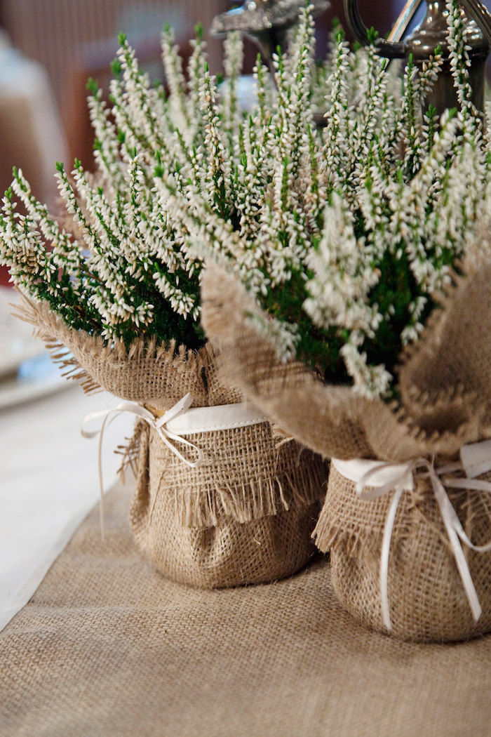 12 Burlap Wedding Decor Ideas