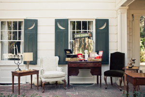 Lounging Around: How to Set Up a Lounge Space at your Wedding Reception