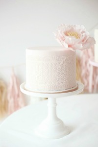 10 Stunning Single-Layer Cakes