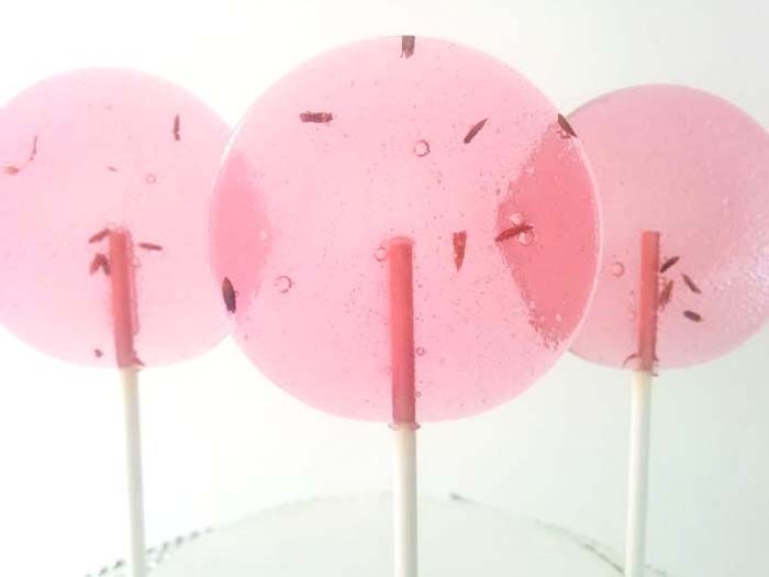 12 Fun Lollipop Favors