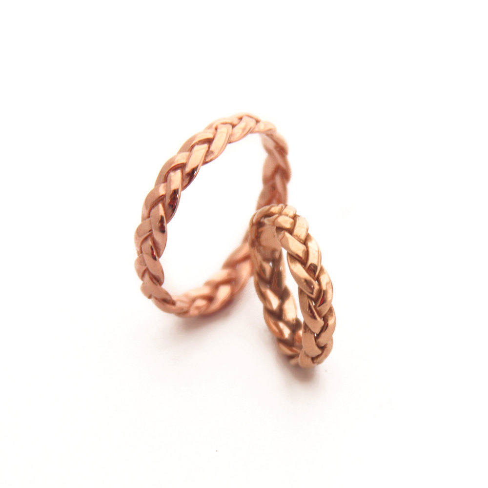 12 Elegant Rose Gold Wedding Bands