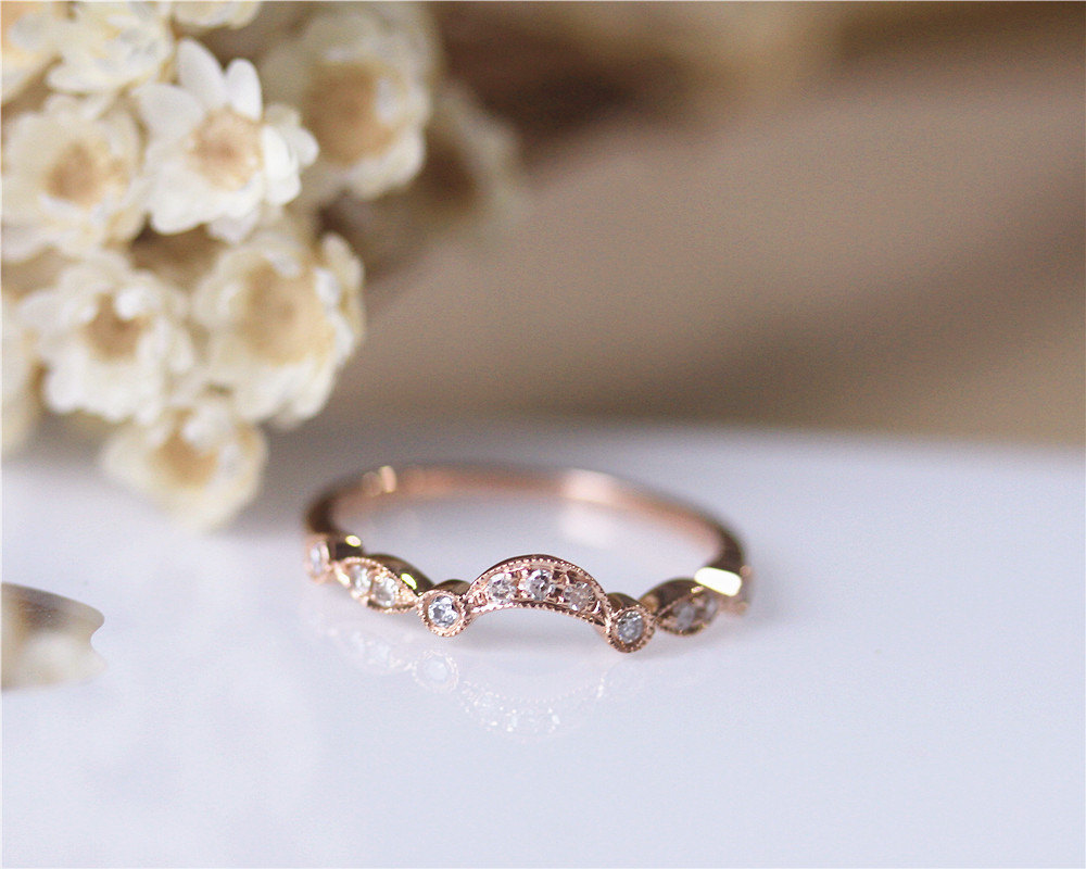 12 Elegant Rose Gold Wedding Bands
