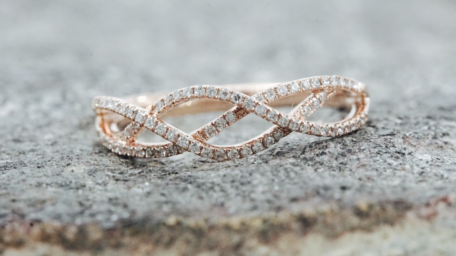 12 Elegant Rose Gold Wedding Bands