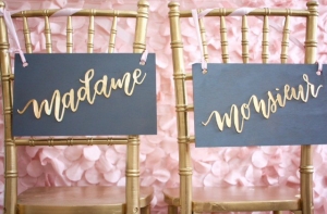8 Beautiful Newlywed Chair Signs