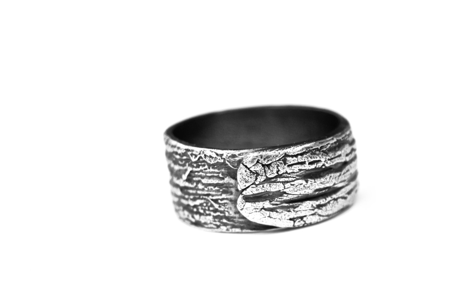 10 Stunning Silver Wedding Bands For Him