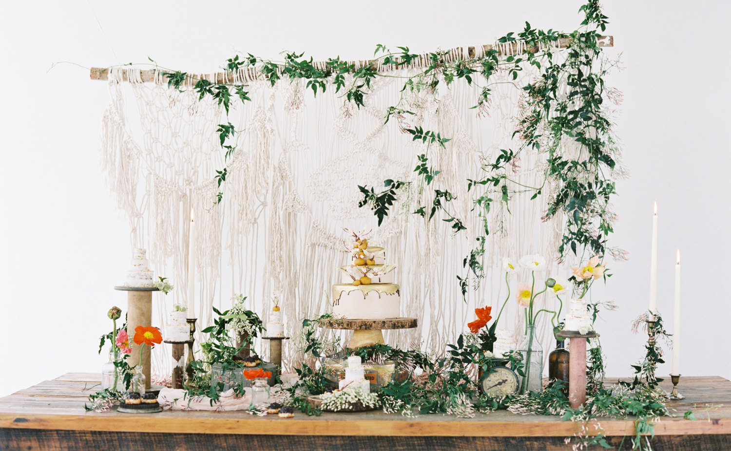 10 Beautiful Wedding Backdrops