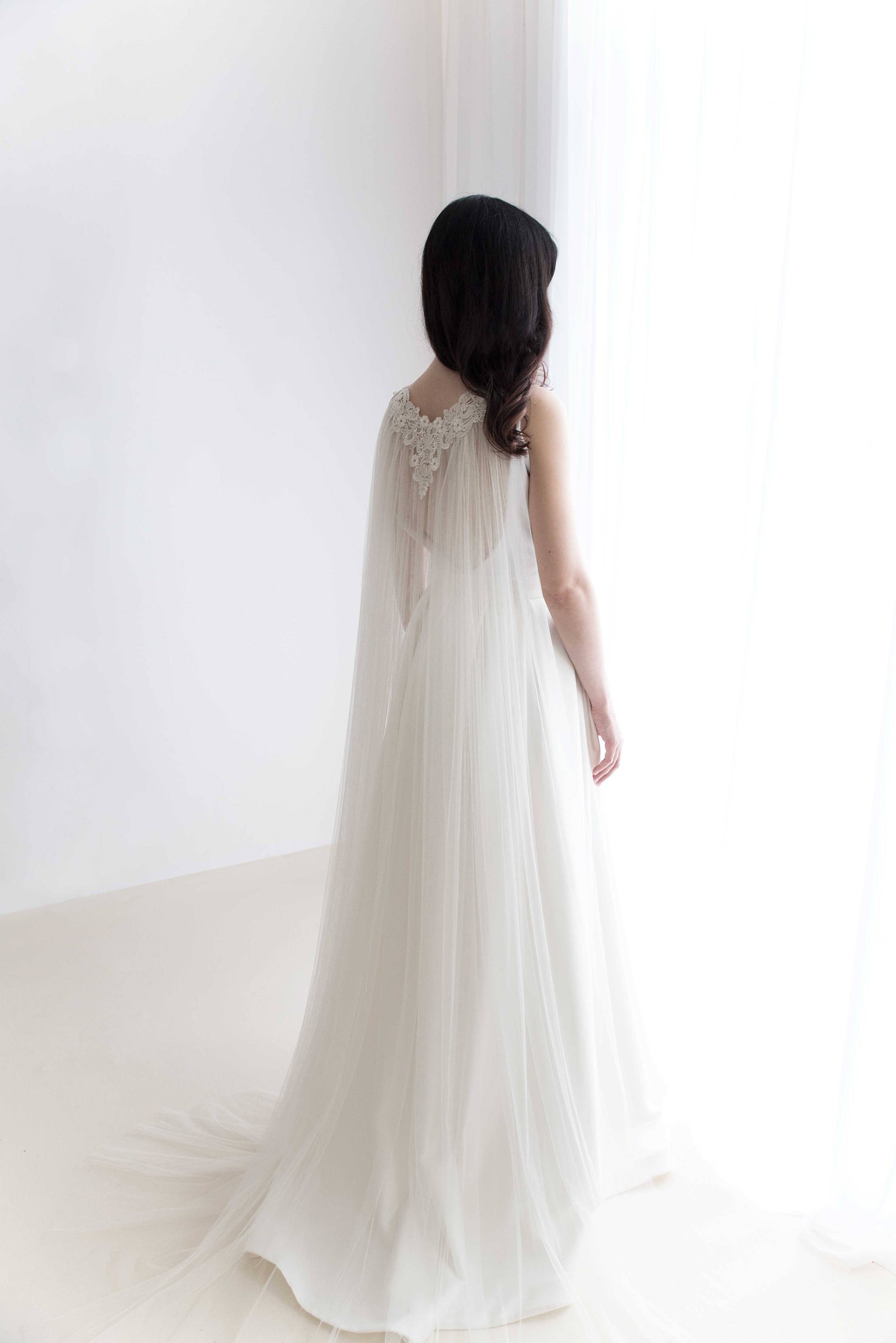 Hot Wedding Trend: Long Bridal Capes
