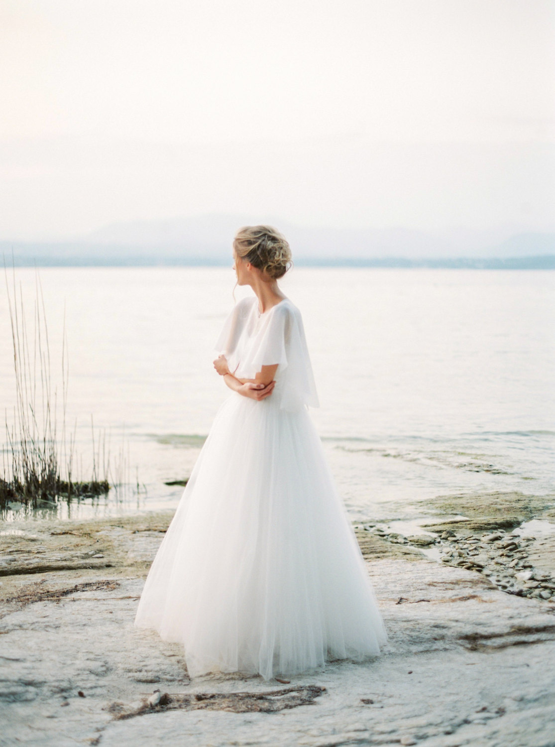 10 Elegant Short Bridal Capes from Etsy