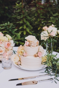 The Best Small Wedding Cake Ideas For Your Micro Wedding