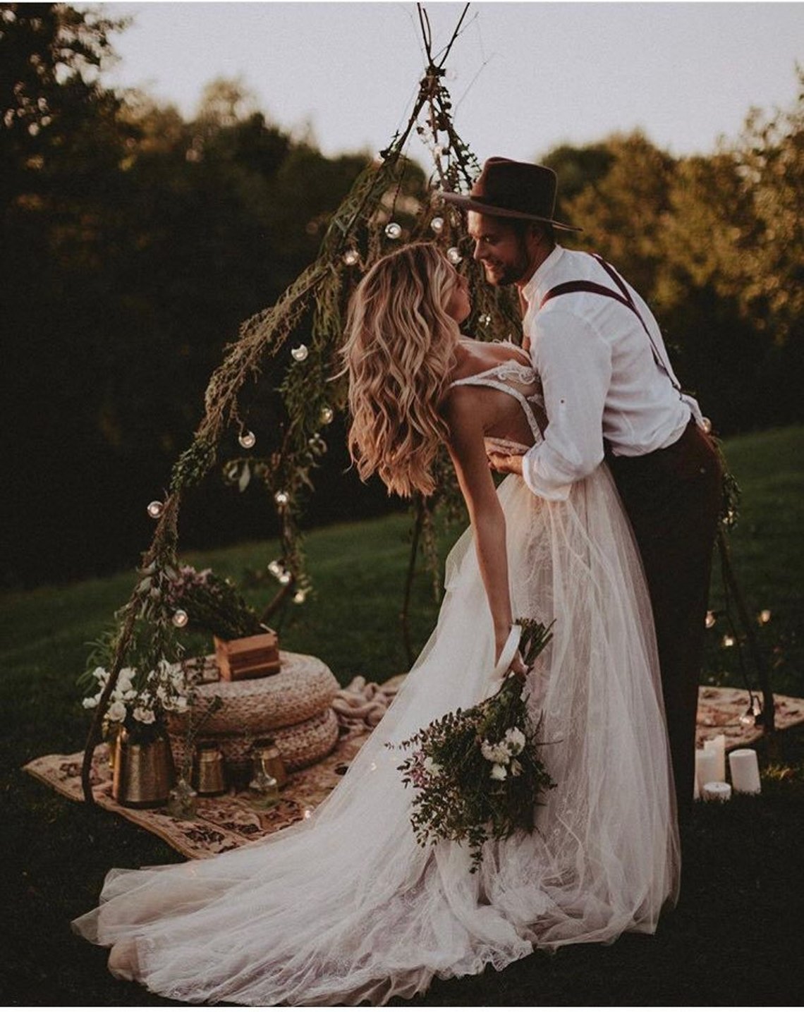 8 Gorgeous Wedding Dresses From Etsy