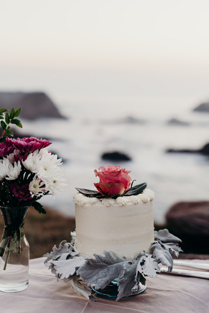 The Best Small Wedding Cake Ideas For Your Micro Wedding