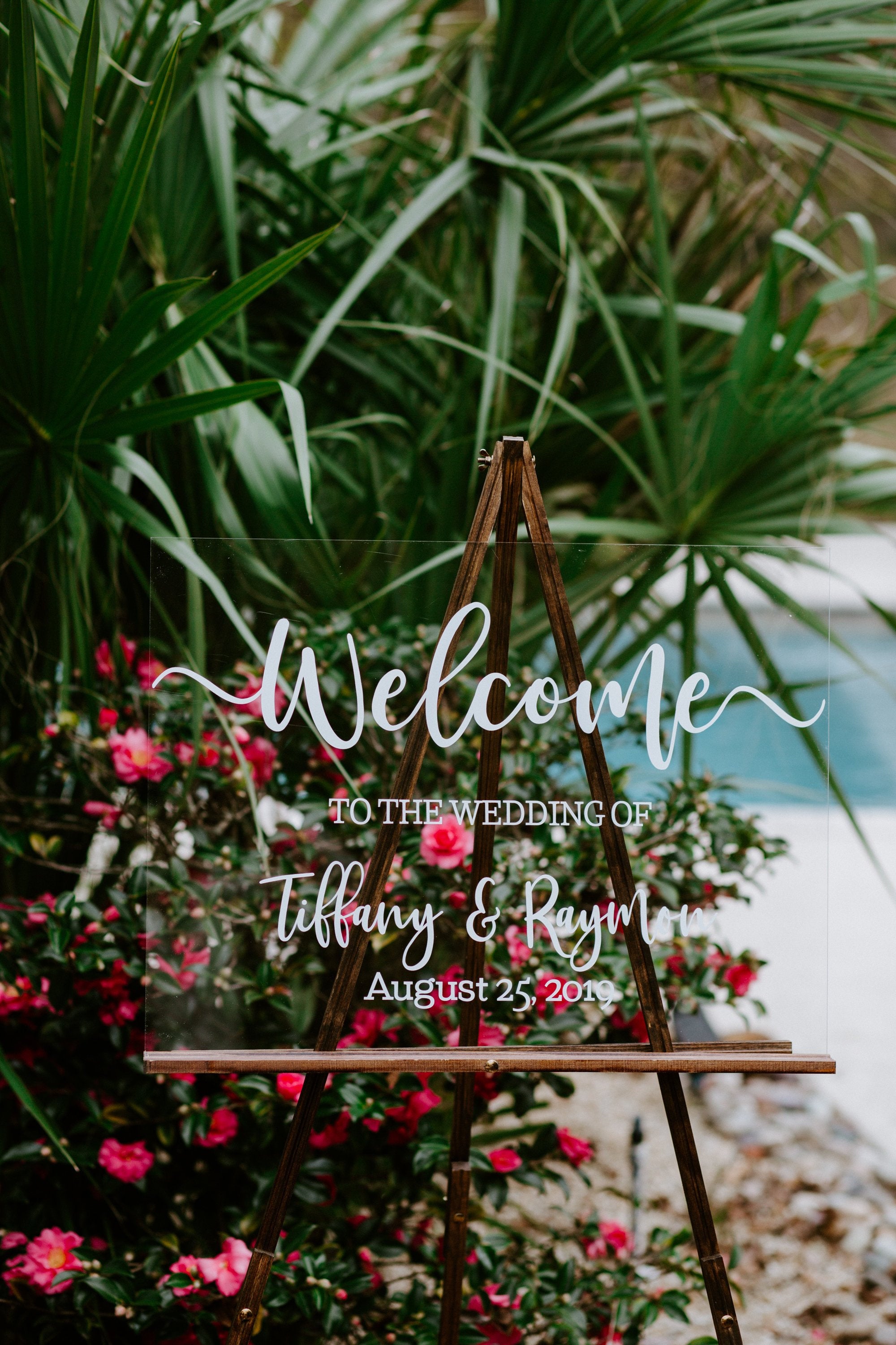10 Beautiful (and Unique!) Wedding Welcome Signs From Etsy