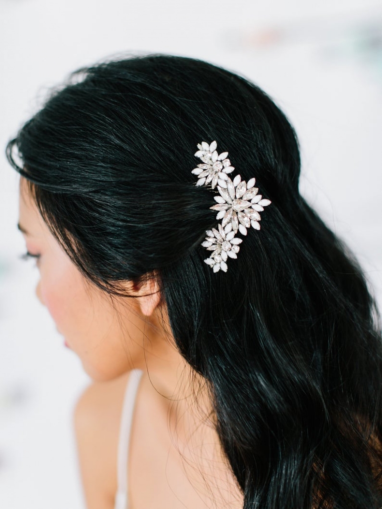 10 Dainty and Elegant Bridal Hairpieces From Etsy
