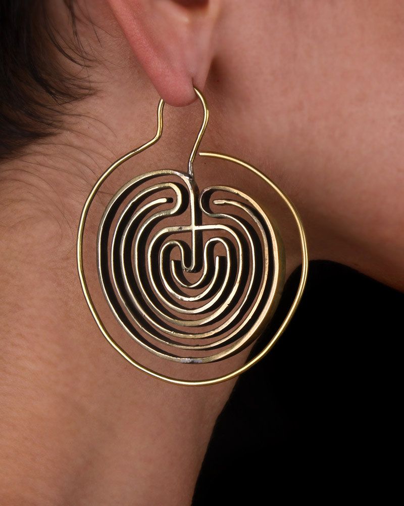 8 Bold + Beautiful Statement Bridal Earrings