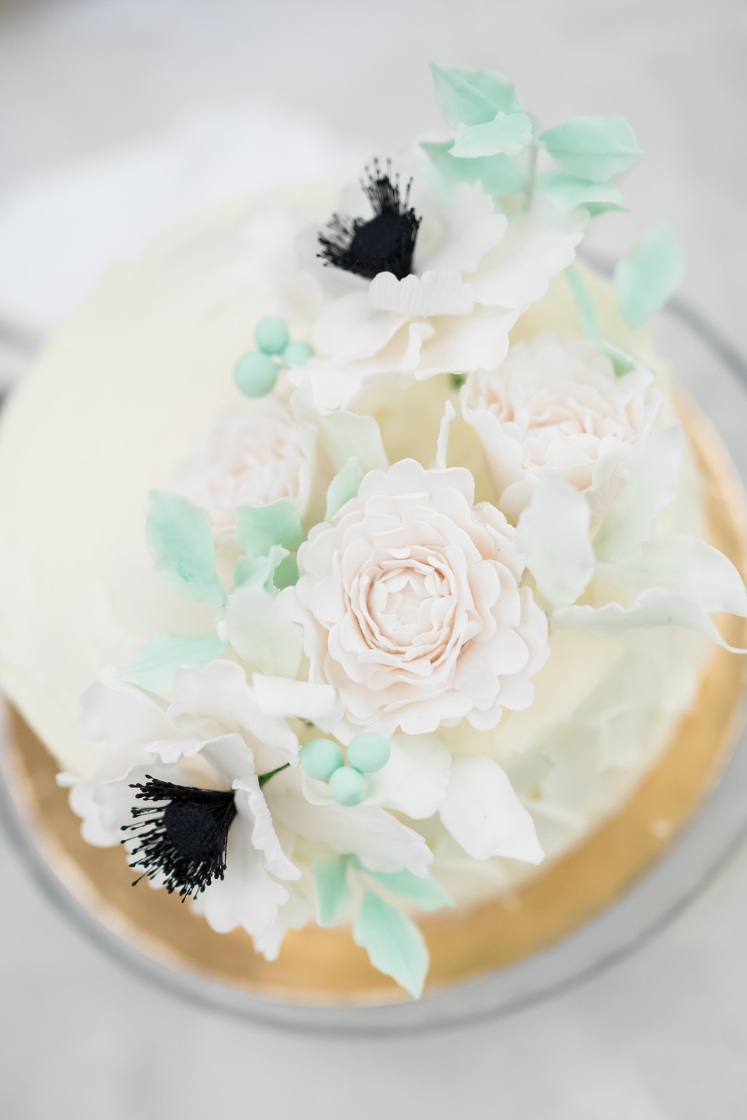 The Best Small Wedding Cake Ideas For Your Micro Wedding