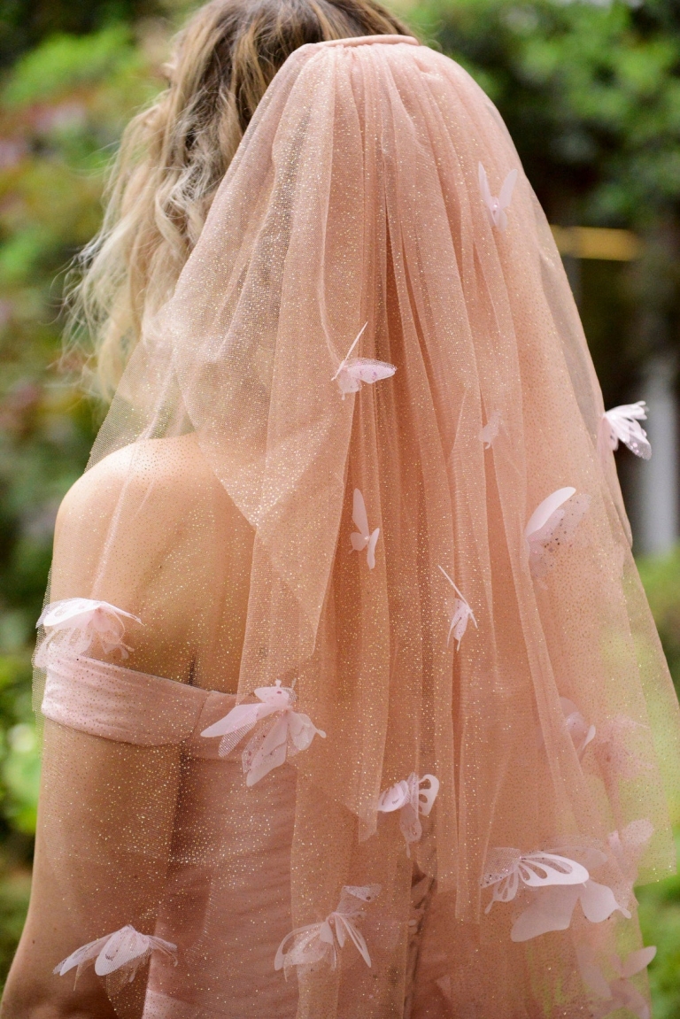 Shopping for a Wedding Veil? These Etsy Finds are Must-Sees!
